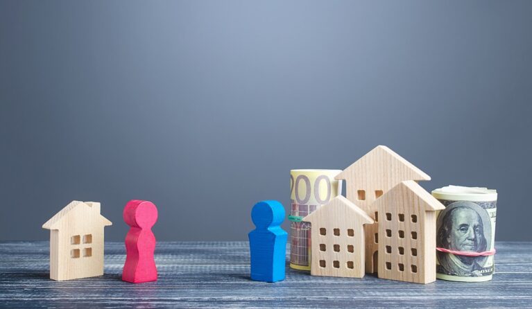 Single Family vs Multi Family: Best Investment Strategy
